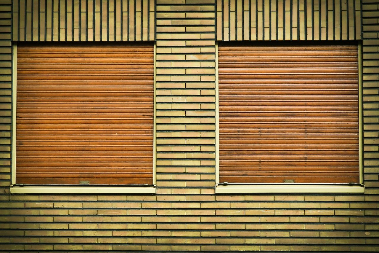 Roller shutters: which material to choose for our home • Target Point